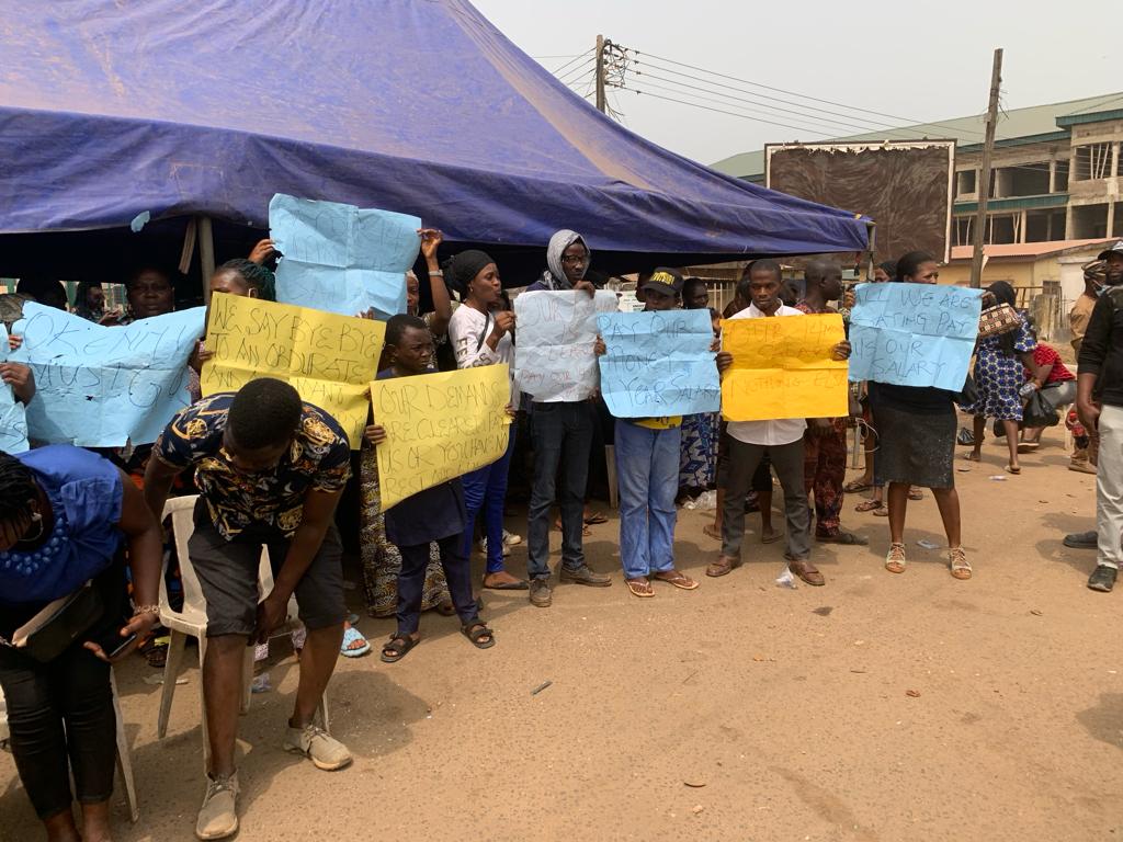 Inspiring Mass Actions of Sacked OAUTHC Workers – Democratic Socialist ...